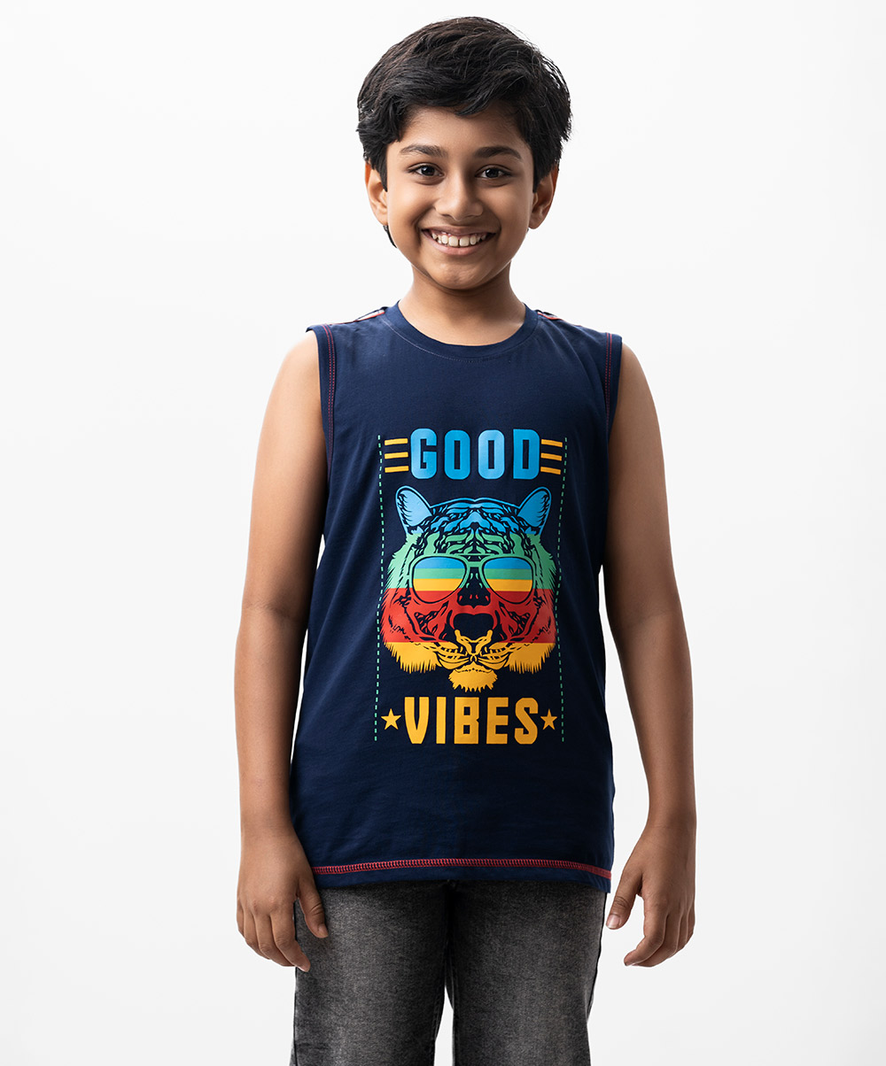 sleeve less t-shirt